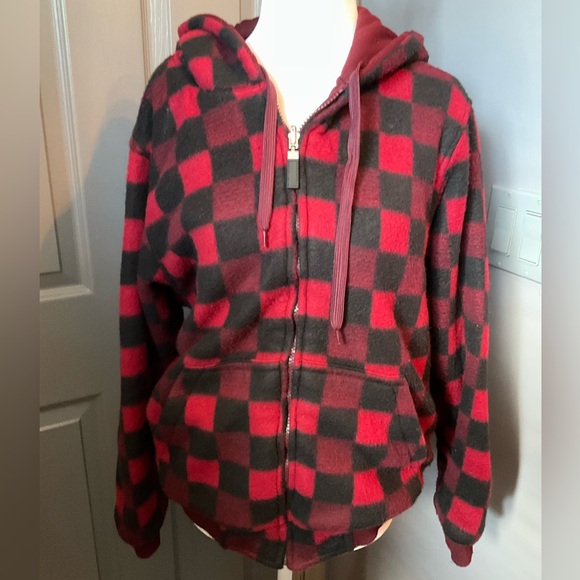 Che Bella | Jackets & Coats | Che Bella Xl Reversible Red And Black ...